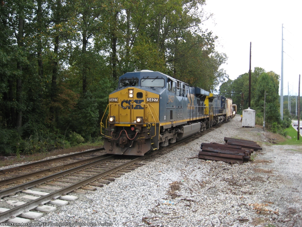 SB freight Q581 @ CP Moon